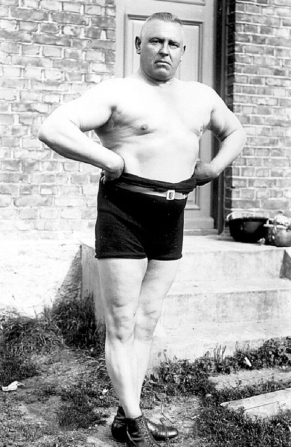 aleksander-sannik-3326b1 – Lean, Solid Dogs